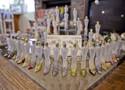 Kuweight 64: SHOE LADY DARELENE FLYNN'S HAS WORLD'S BIGGEST SHOE COLLECTION