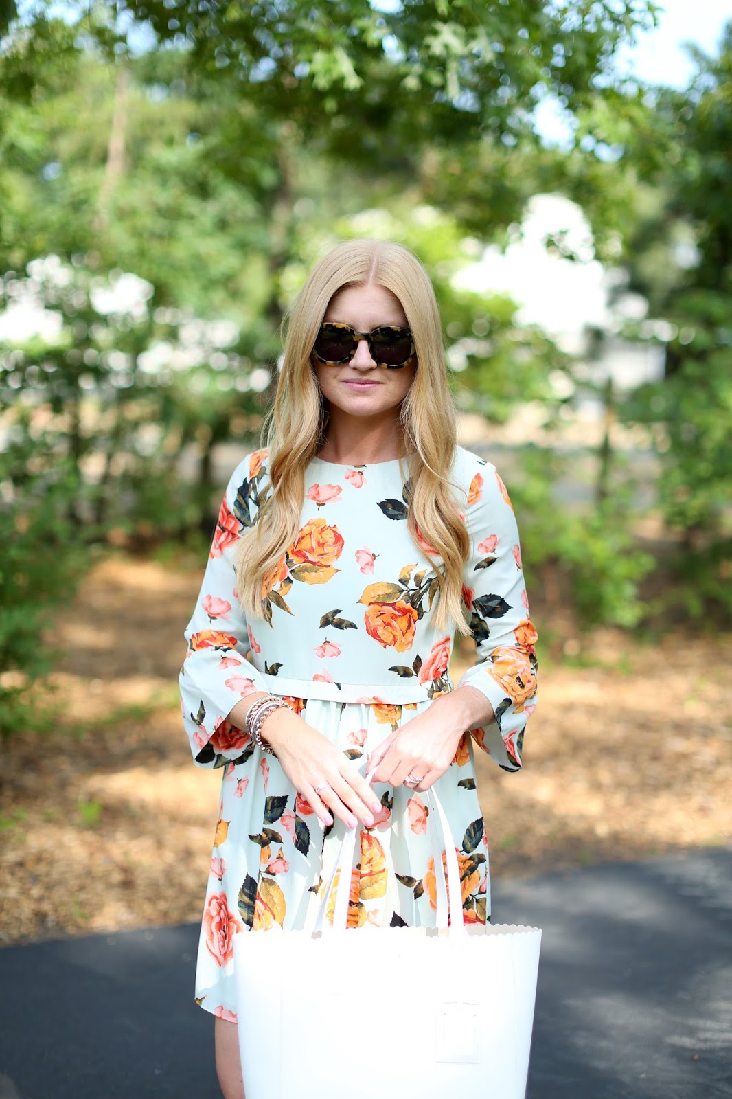 Shopping Bags and Travel Bags: The Perfect Summer Dress