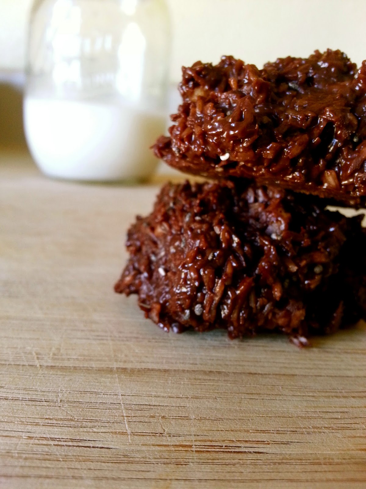 From The Earth: No Bake Chocolate Macaroons (Boyfriend Approved!)