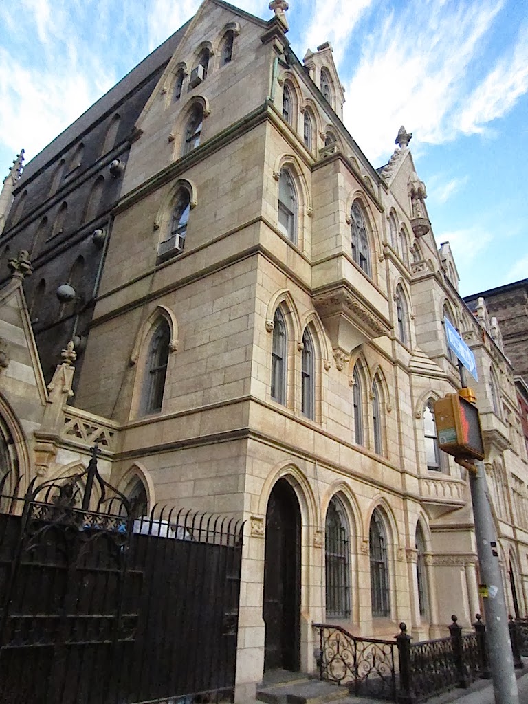 EV Grieve: The Grace Memorial House is nice and clean now on Fourth Avenue