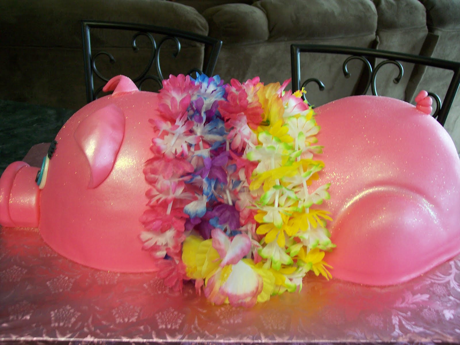 MyMoniCakes: Pink Luau Pig Cake