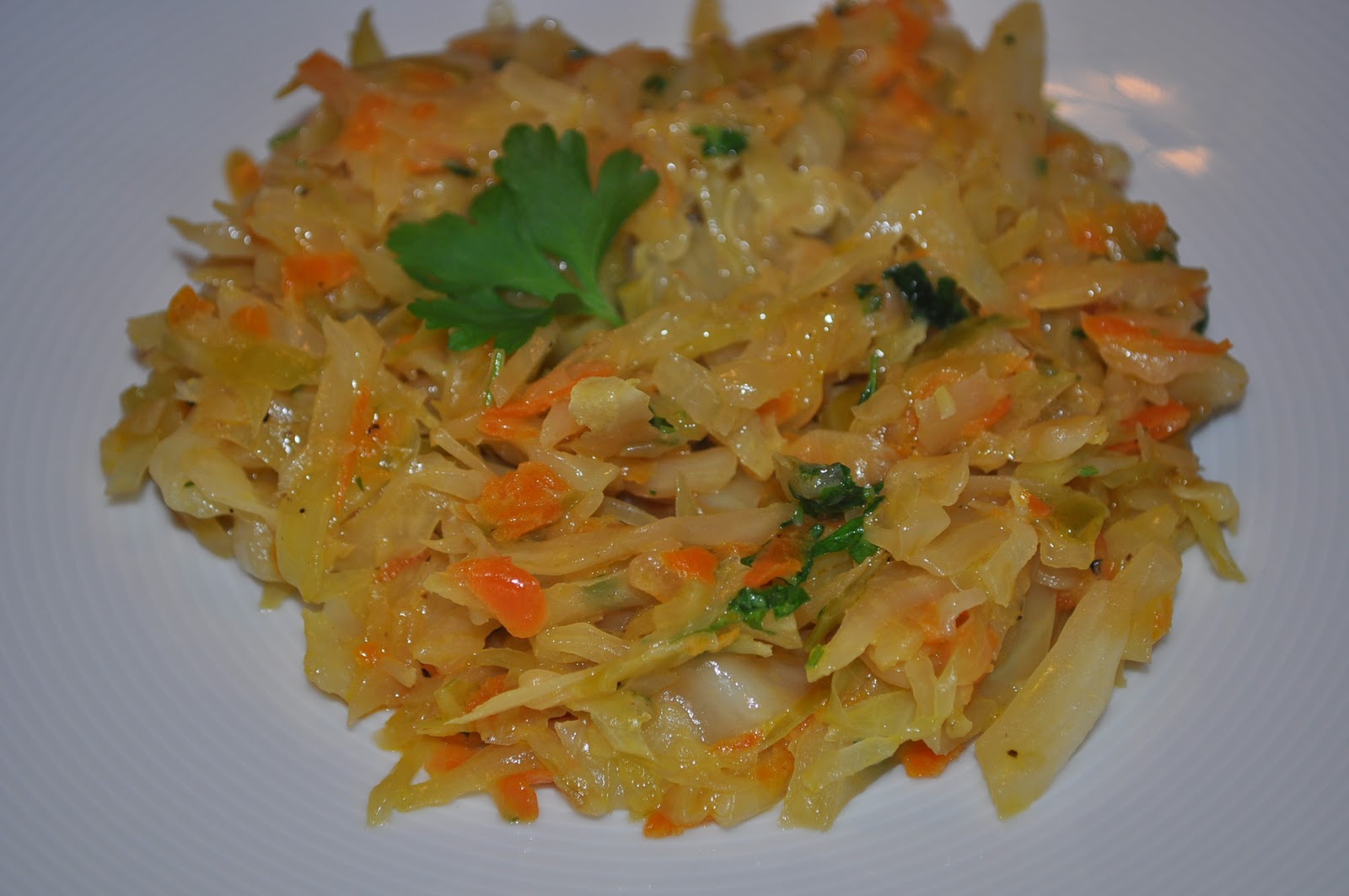 SEGEBUTĖS UŽRAŠAI: Šviežių kopūstų troškinys