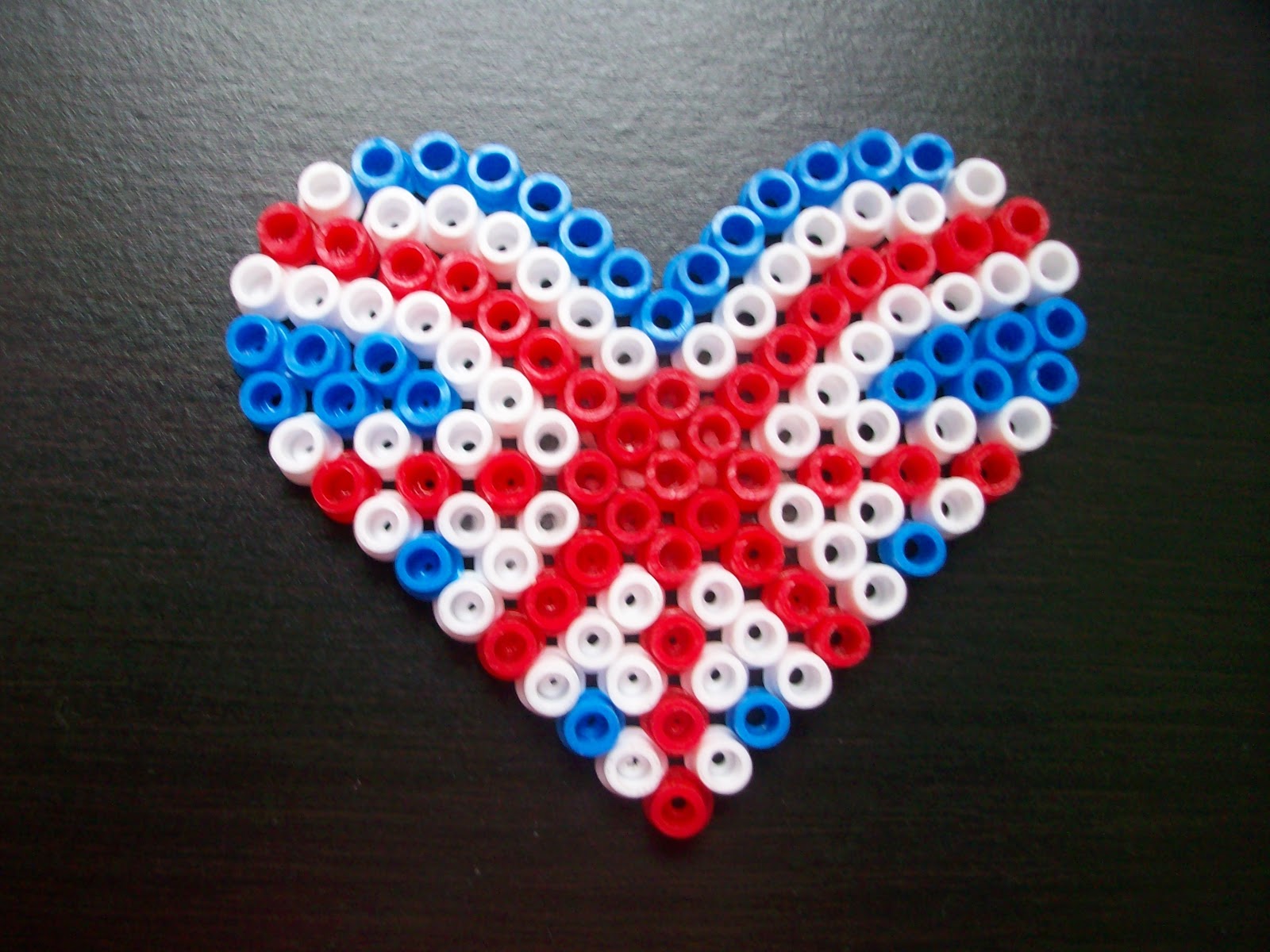 Hama Beads: Corazón de Inglaterra
