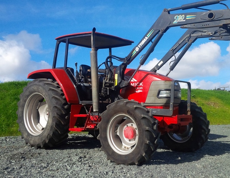 Tractores en 1:43 - TALLER EL " 22": McCormick CX 95 (2004)