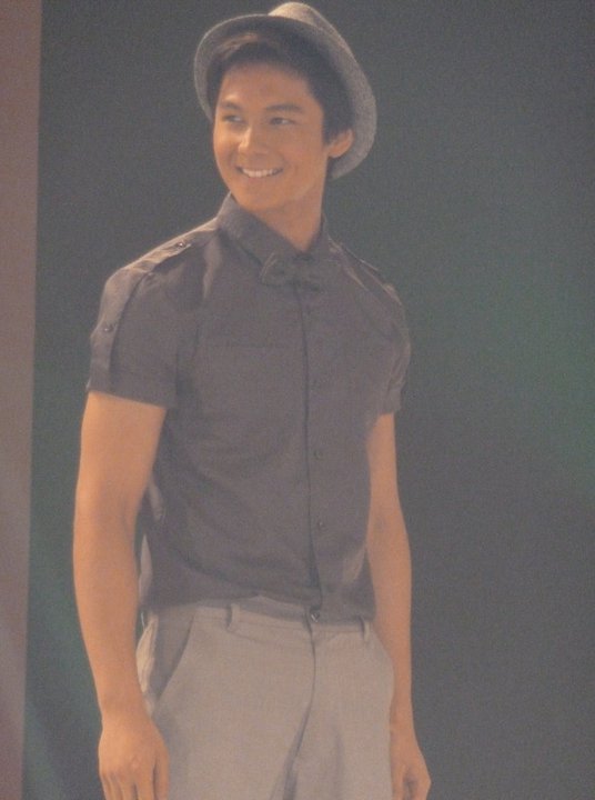 Male models at Bench Fashion Show, Philippine Fashion Week Holiday 2011 ...