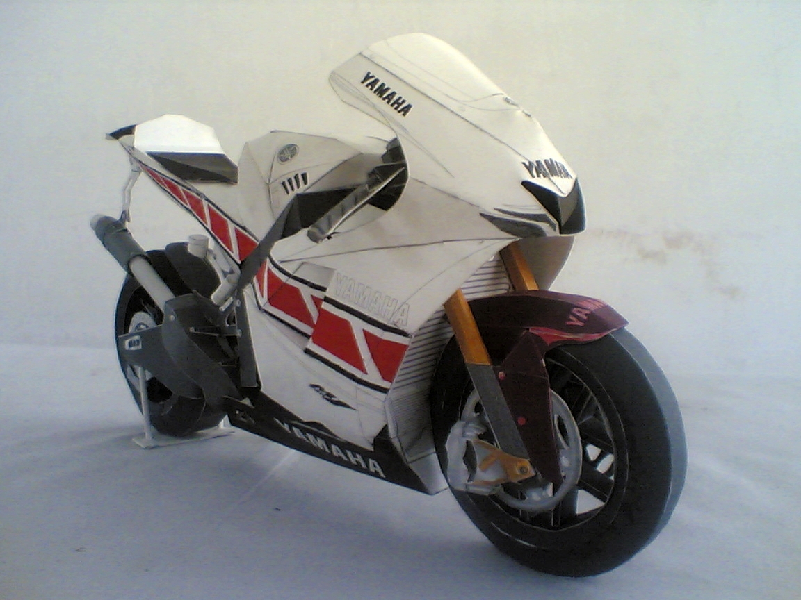 Papercraft's: Galery YAMAHA YZR-M1 Papercraft buatan Admin