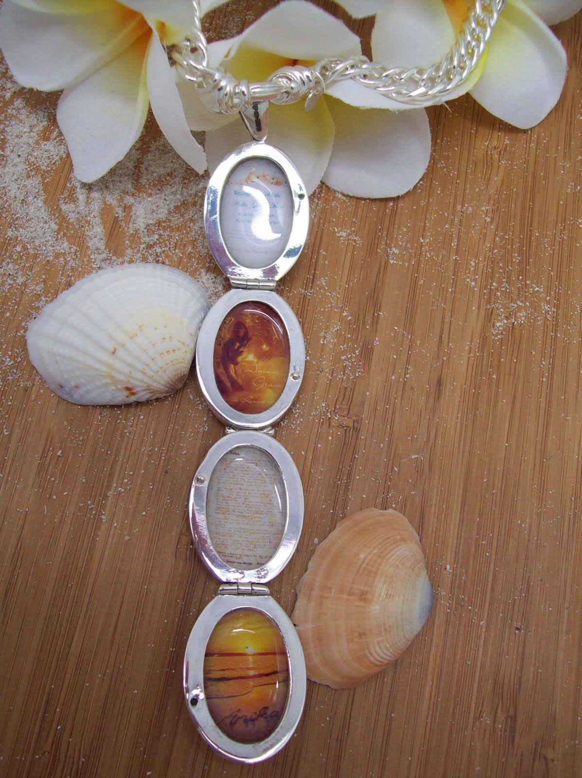 Sue-Ella Signature Designs: Locket Ideas