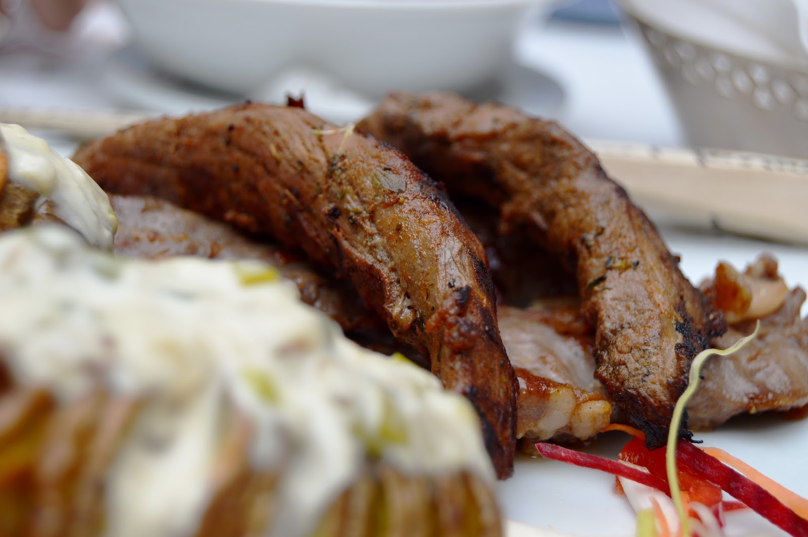 Meniu.TV: La Zahana, Birjar! - Restaurantul Românesc Zexe