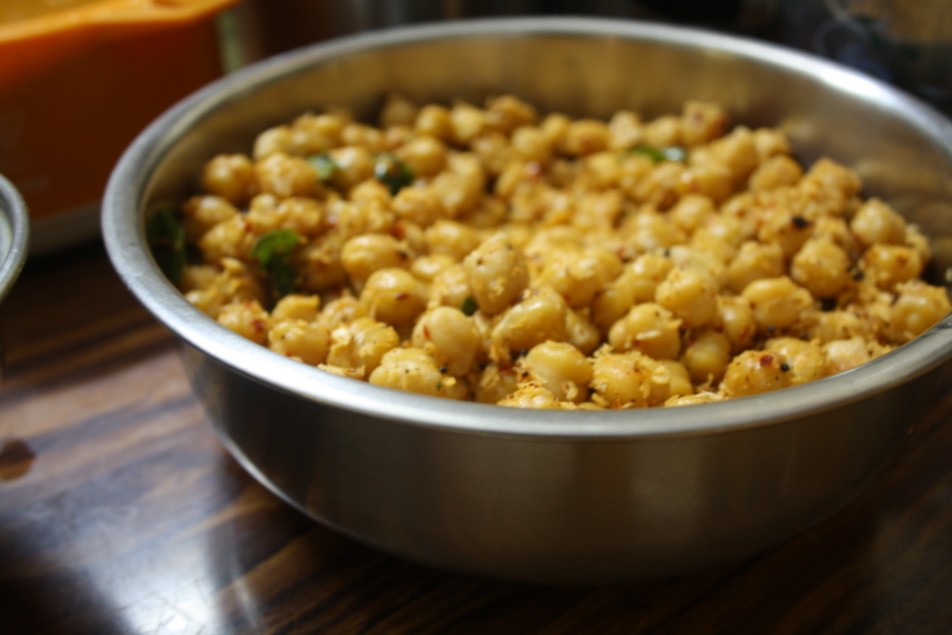 Kara Kondakadalai Sundal (Chickpeas Masala Sundal) Recipe – Awesome Cuisine