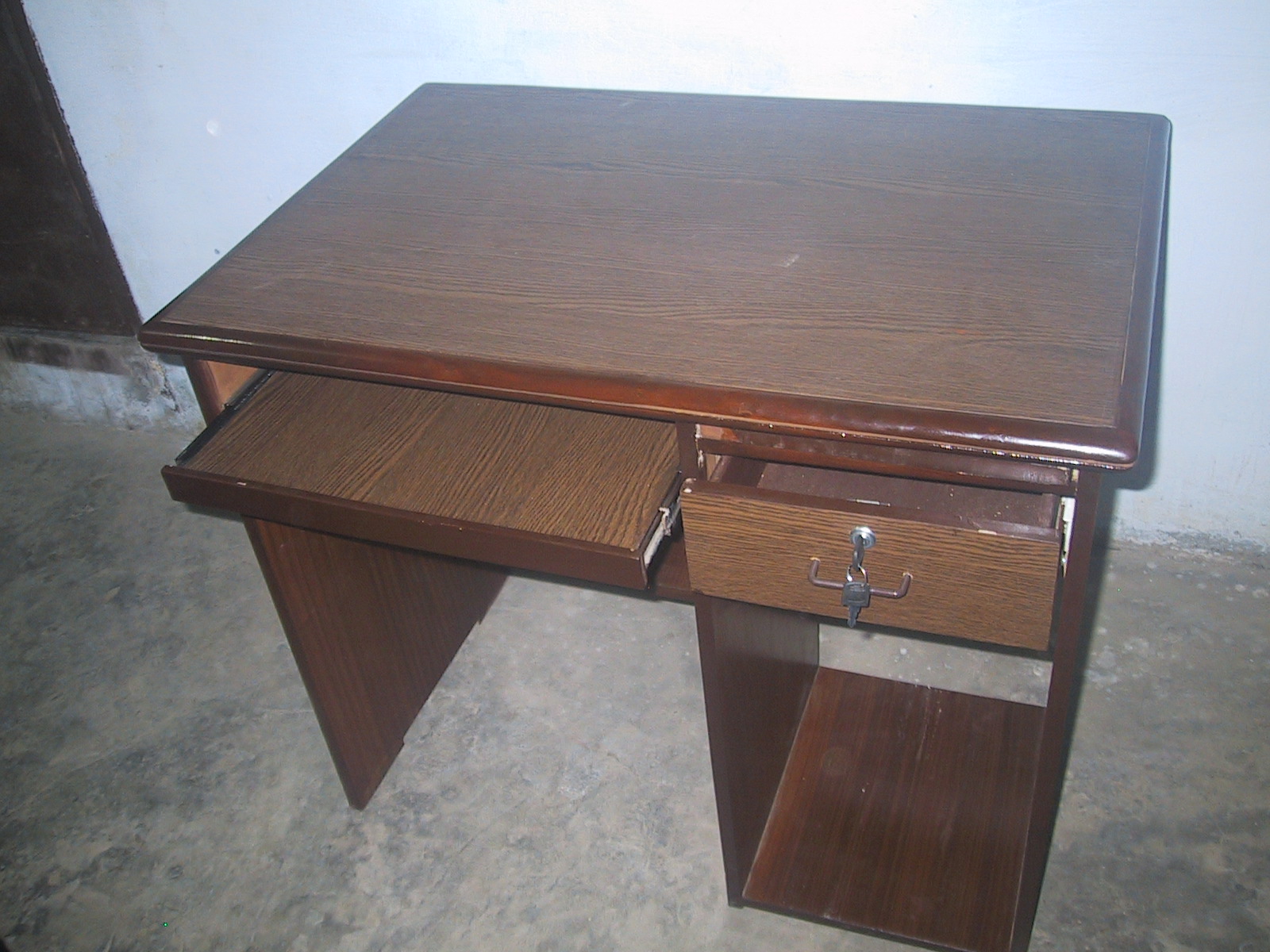 Furniture Front: Computer Tables & Workstations