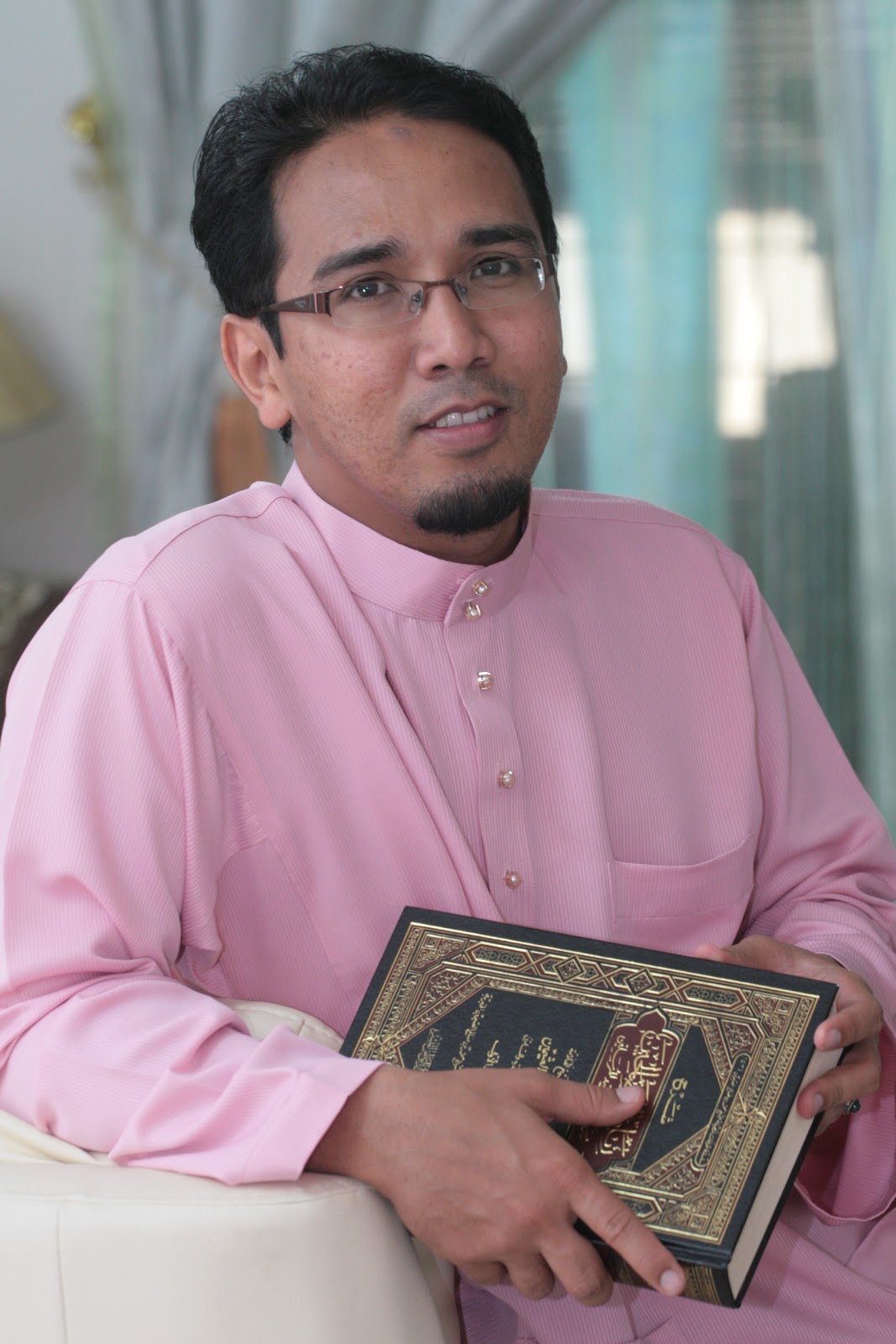 Ustaz Syed Norhisyam Al-Idrus: Profile