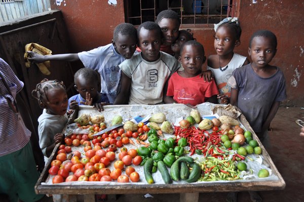 unspoiled Africa: Fruits and vegetables, all around!