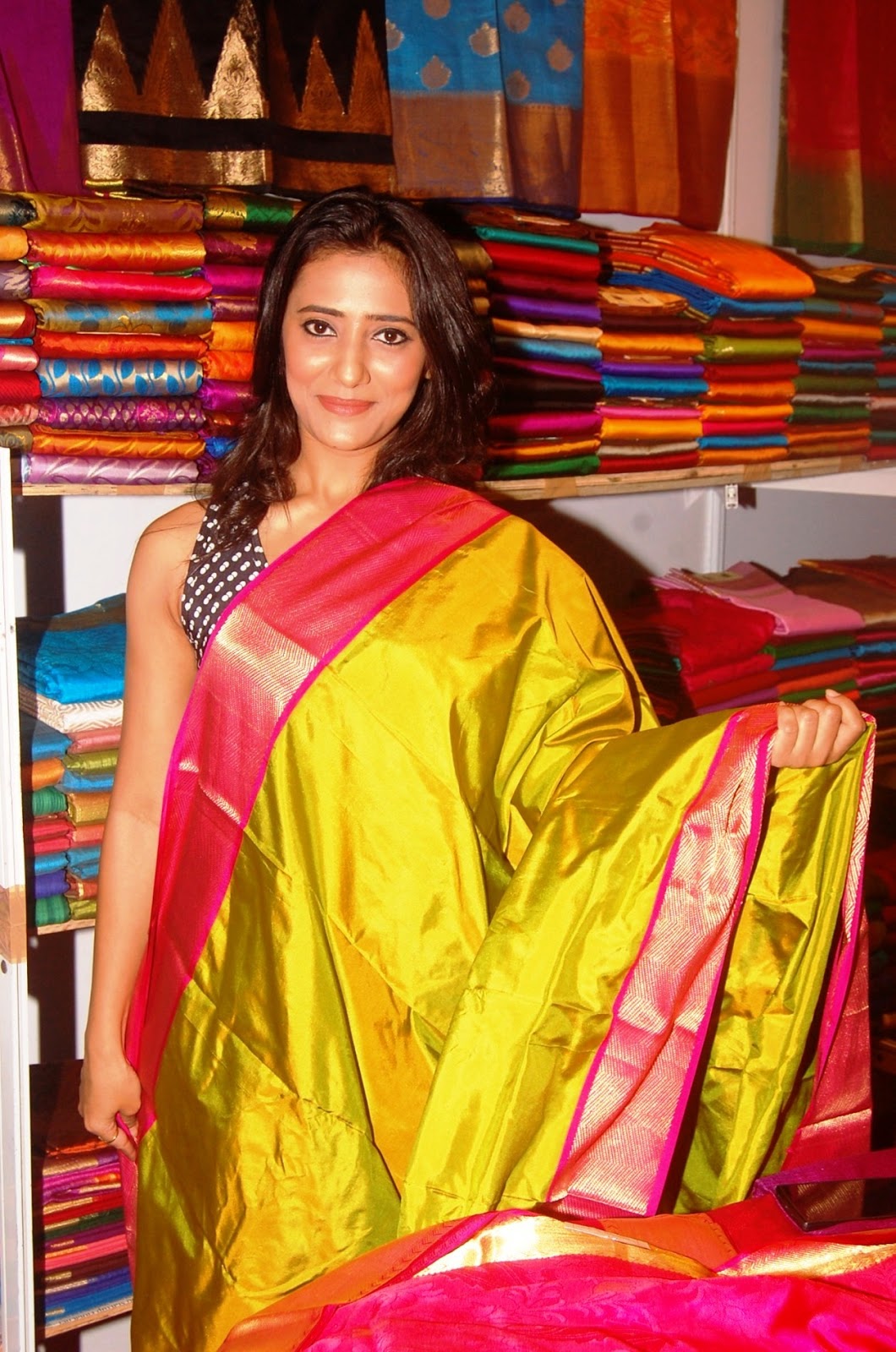 Rutuja Shinde Latest Hot Glamourous PhotoShoot Images At Silk India ...