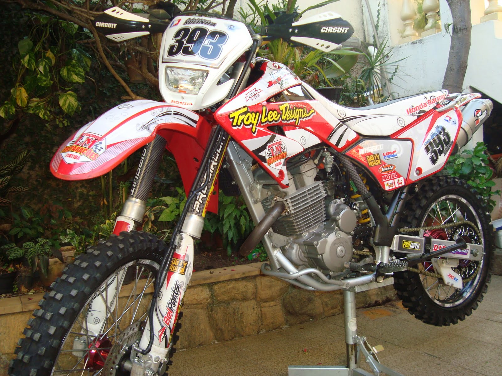 Trilha7: XRF-250R - UMA TORNADO QUE VOCÊ NUNCA VIU