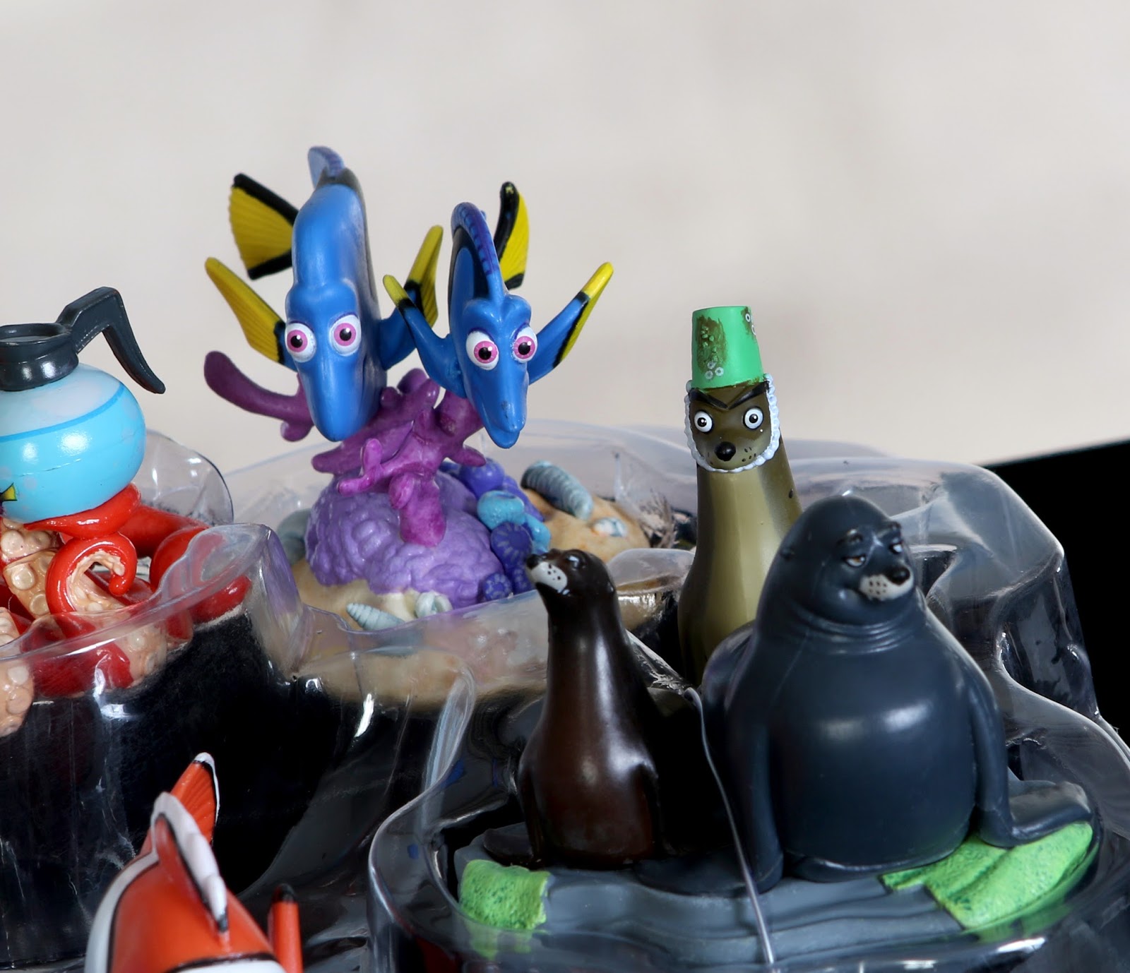 Dan the Pixar Fan: Finding Dory: Deluxe Figurine Playset
