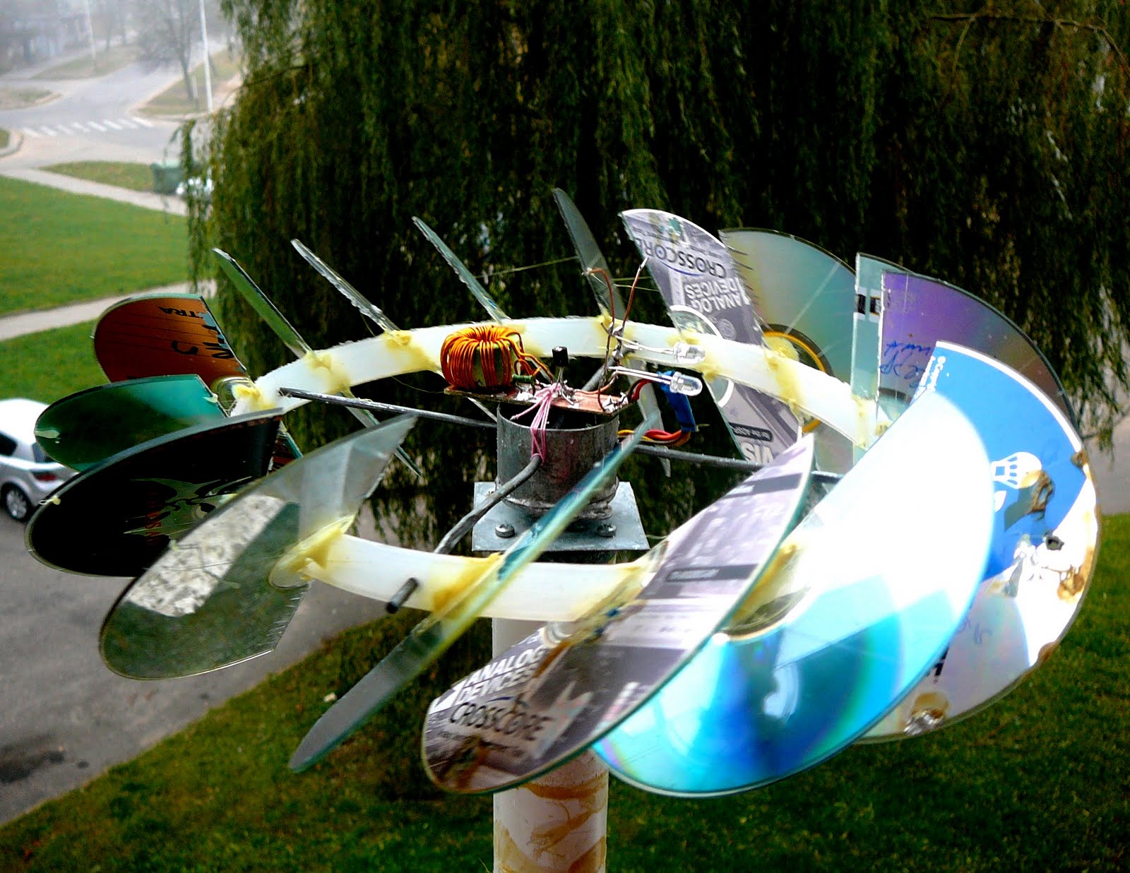 LY3LP laboratory: CD wind turbine with "joule thief"
