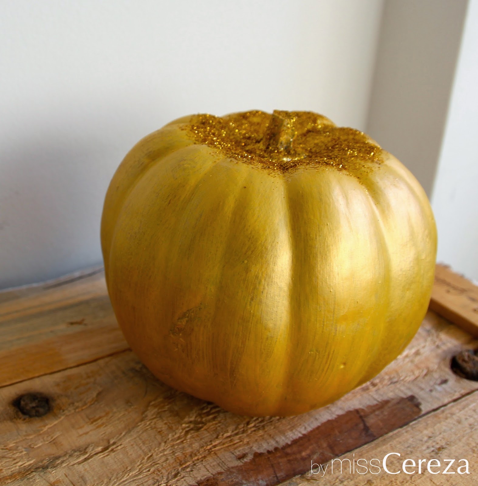 Miss Cereza: DIY: Pintar calabazas