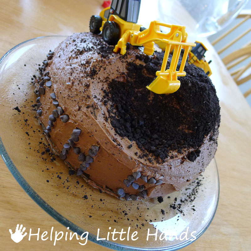 Pieces by Polly: Easy Construction Cake