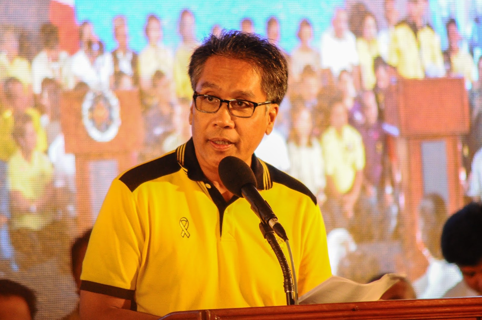 Mar Roxas Denies The Allegations Linking To 5 Generals - 1