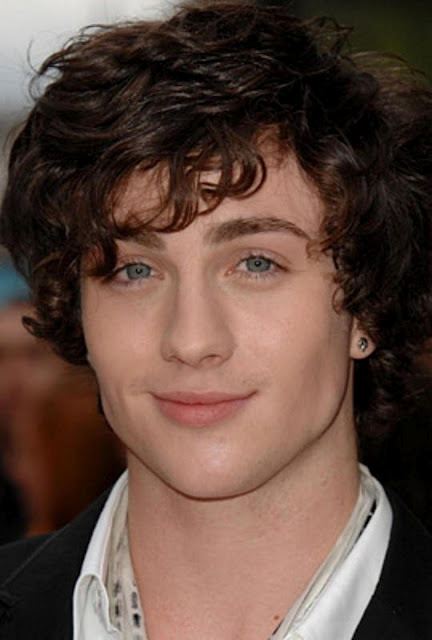 Super Hollywood: Aaron Johnson Profile, Pictures And Wallpapers