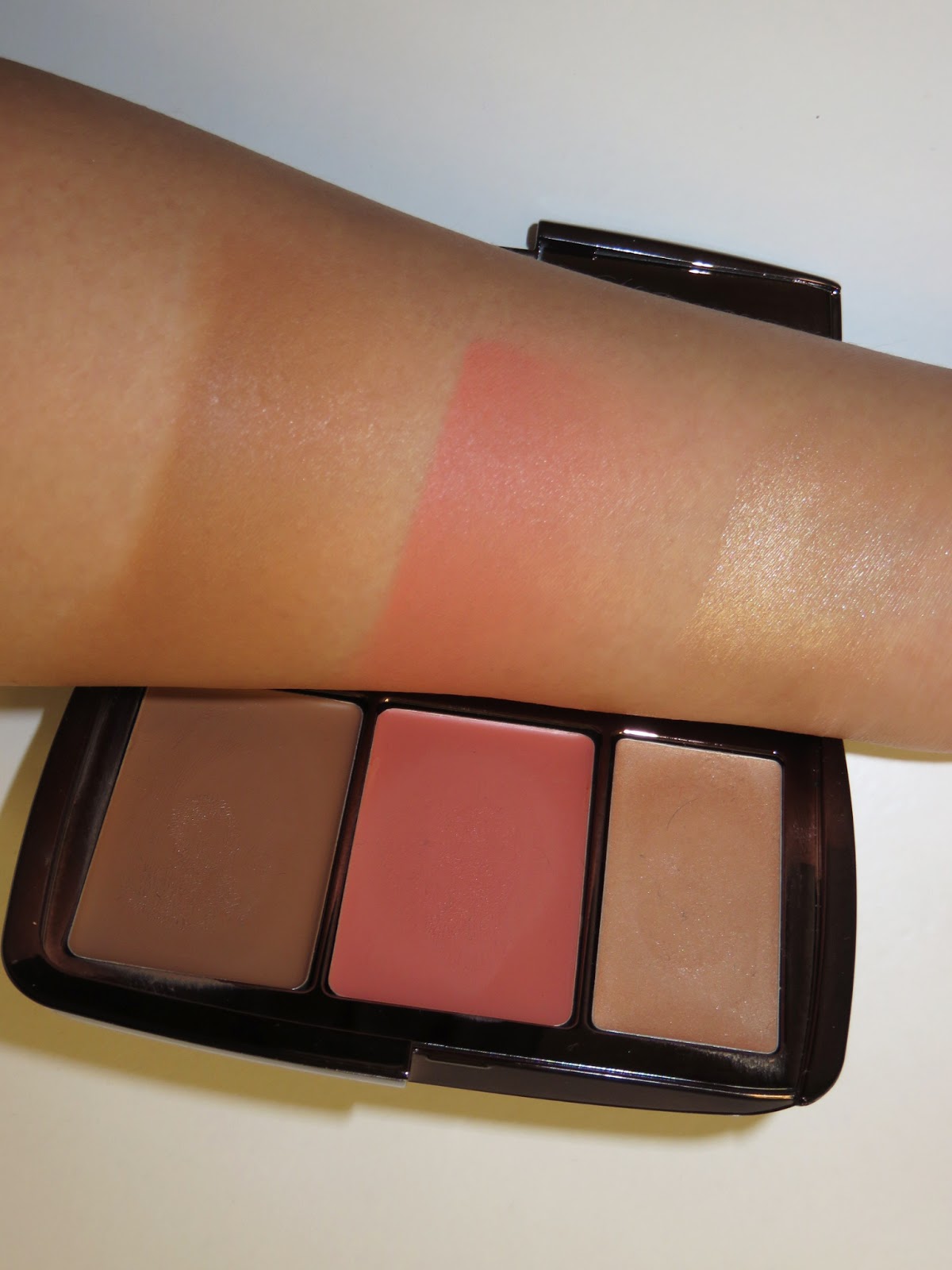 | Review | Hourglass Illume Sheer Color Trio in Sunset | PRETTY IS MY ...