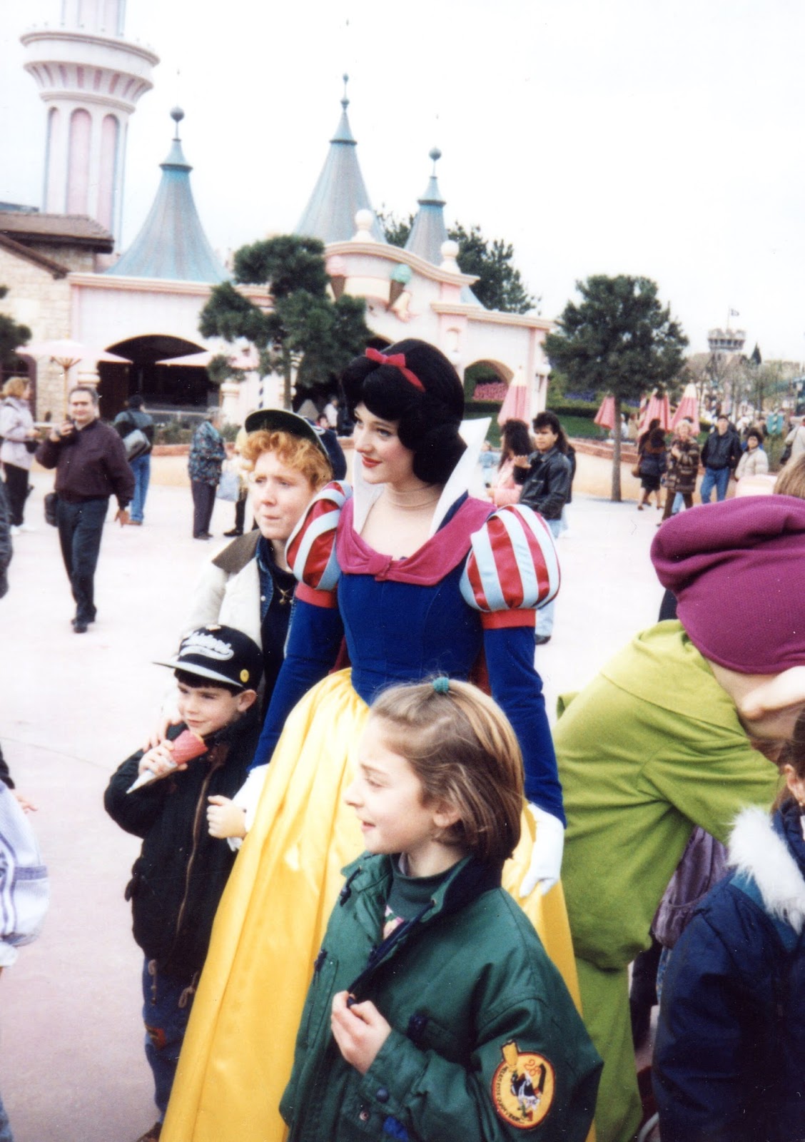 Nutfield Genealogy: An Historic Moment - Euro Disney Opens on April 12 ...