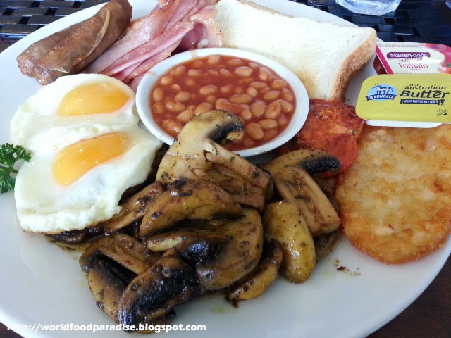 WORLD FOOD PARADISE: Big Breakfast At Victoria Park