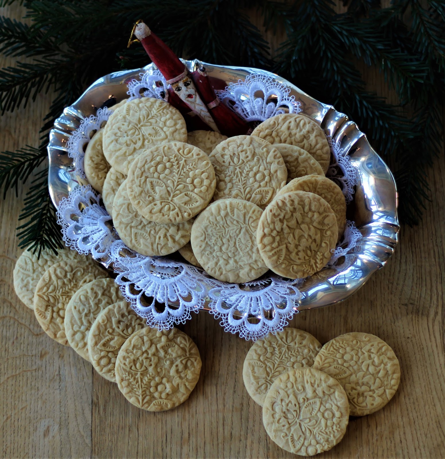 (Et forsøg på) springerle med julekrydderier