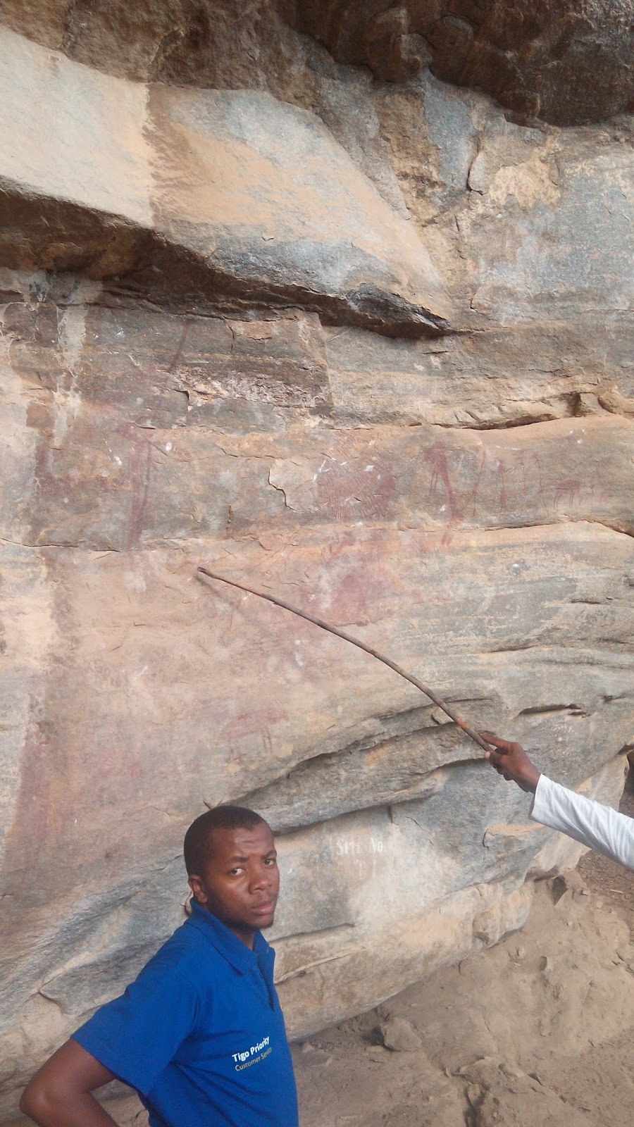 PICHA NA HISTORIA YA MAPANGO YA KONDOA IRANGI. - KONDOA IRANGI