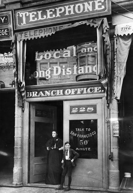 The First Telephone Pay Station in Los Angeles, 1899 ~ Vintage Everyday