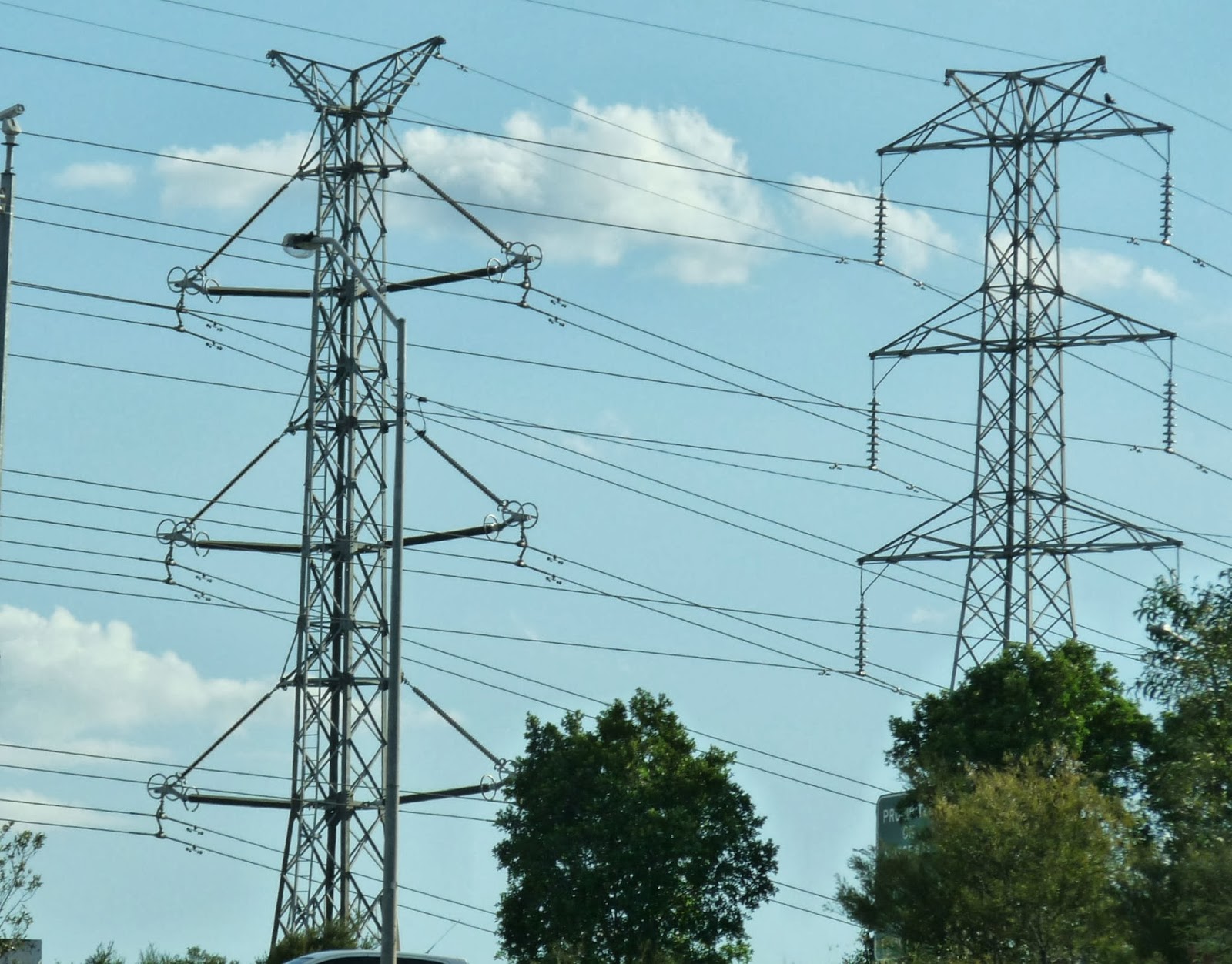 Our Pieces of World: T&D - Pylones