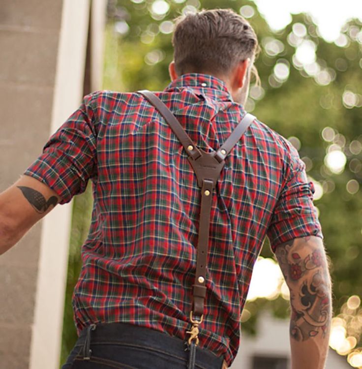 Como usar suspensório sem erro - Carlos Medeiros - Moda Masculina