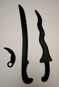 Gambar Senjata Yang Digunakan Dalam Pencak Silat - Pencak Silat Indonesia