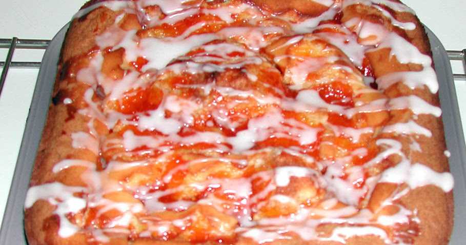 The Iowa Housewife: Apricot Cream Coffee Cake