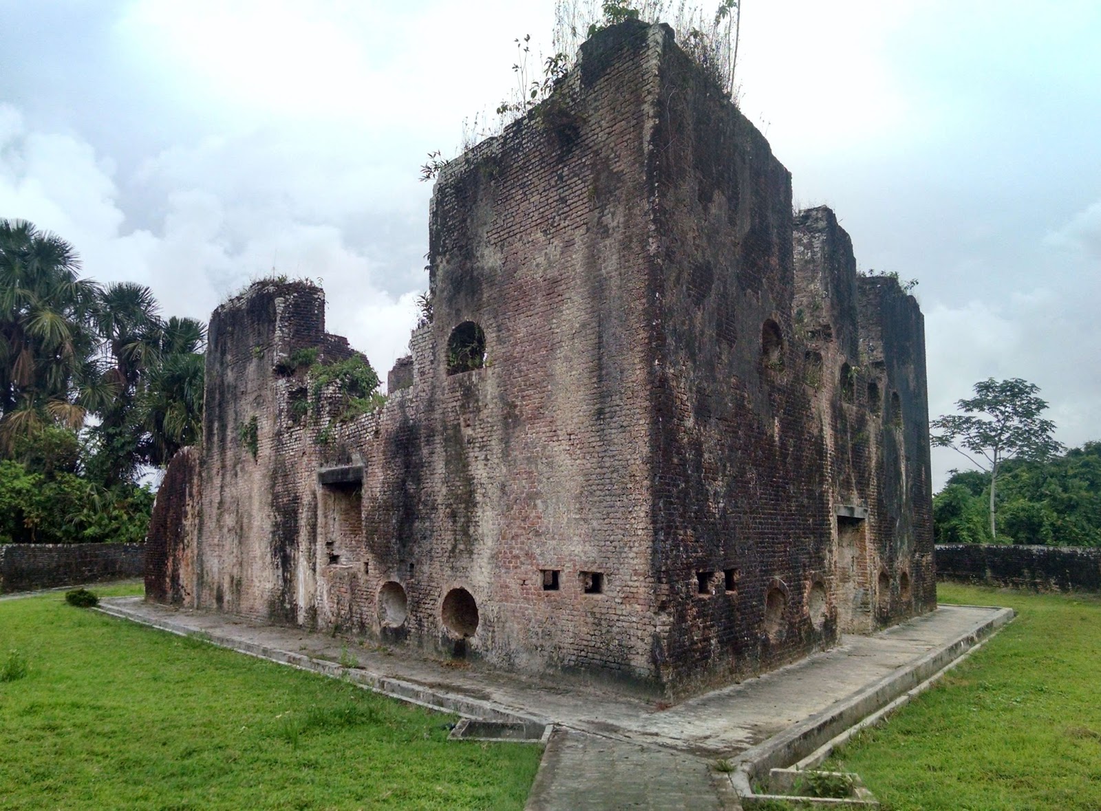 Close Quarters: Fort Island