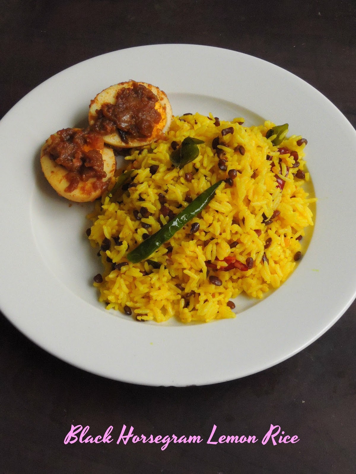 Priya's Versatile Recipes: Black Horsegram Lemon Rice/Kollu Lemon Rice