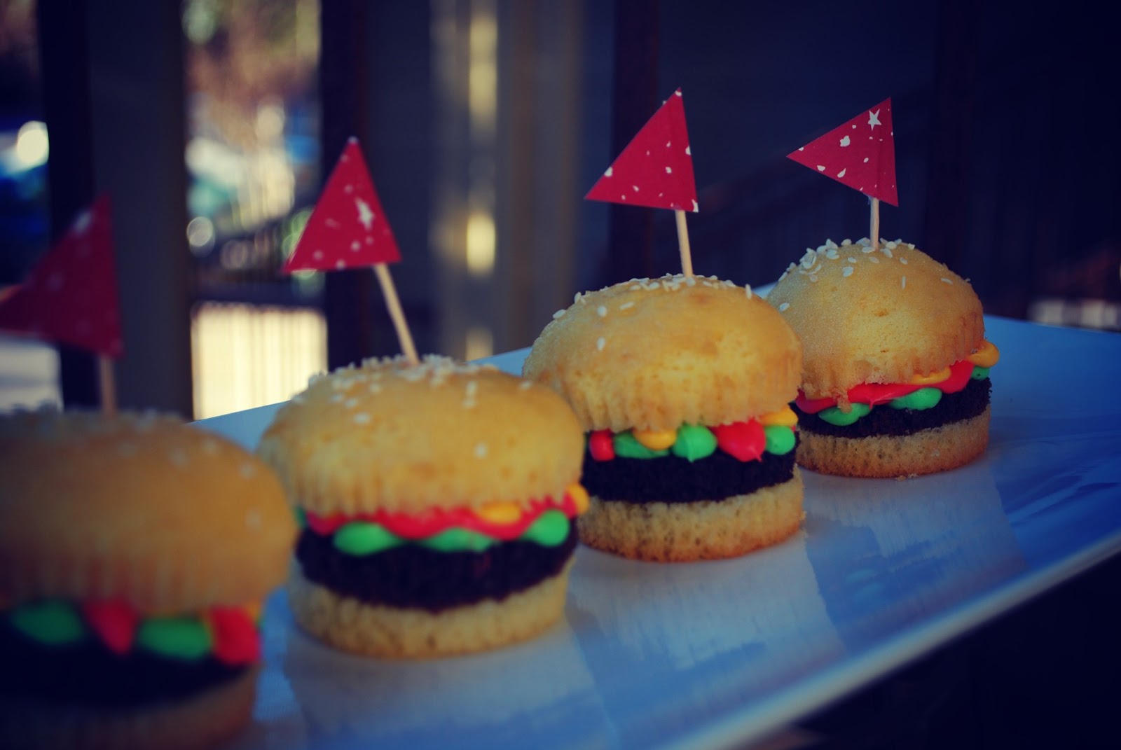 Lexi's Treats: Sweet Hamburgers!