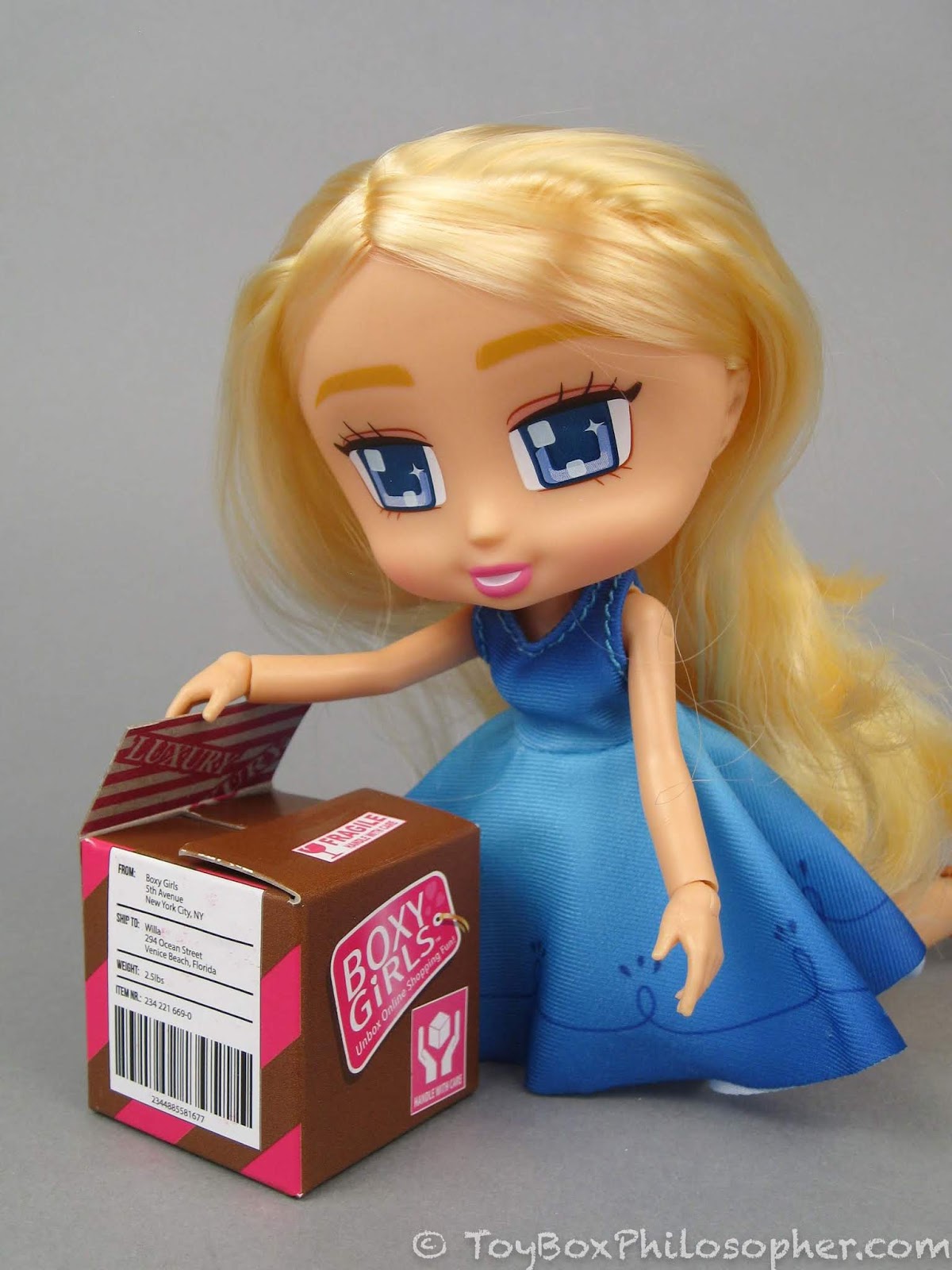 Sunday Surprise: Boxy Girls Willa by Jay at Play! | The Toy Box Philosopher