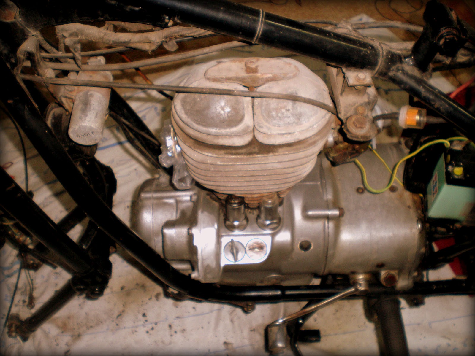 HomοRαtuς: Bmw R27 Restore