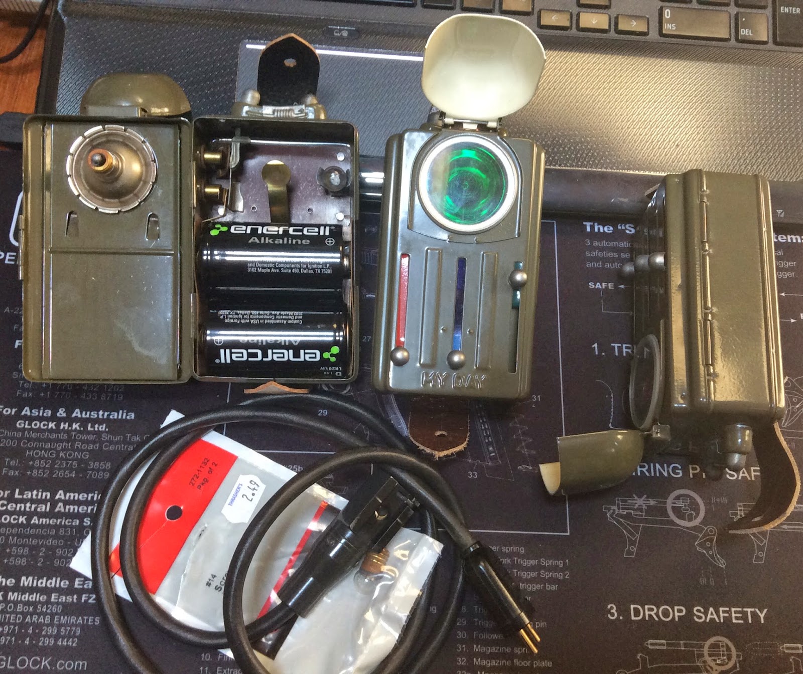 Universal Machine Gun Model 59 (UK Vzor 59): UK59 Accessory Package ...