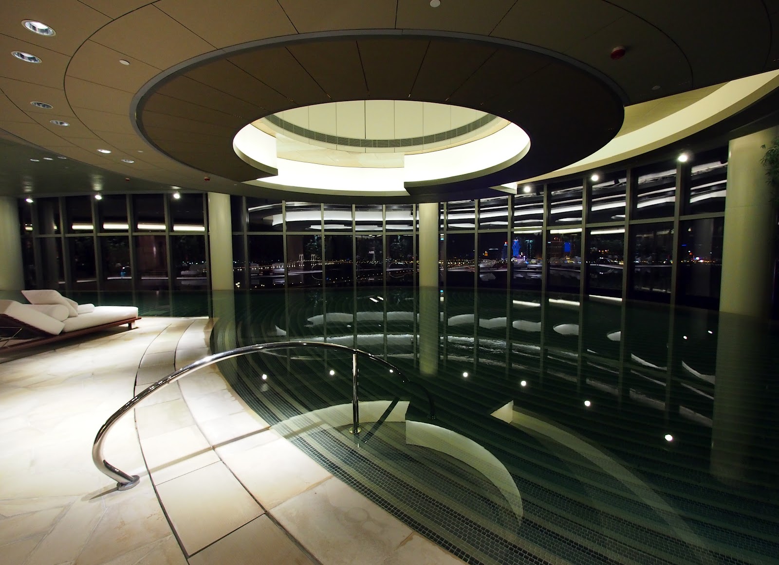 蘋果的化妝箱 by Meling Lam: 澳門新濠品味之旅：Altira Spa 澄水療中心"至尊金箔護理"體驗