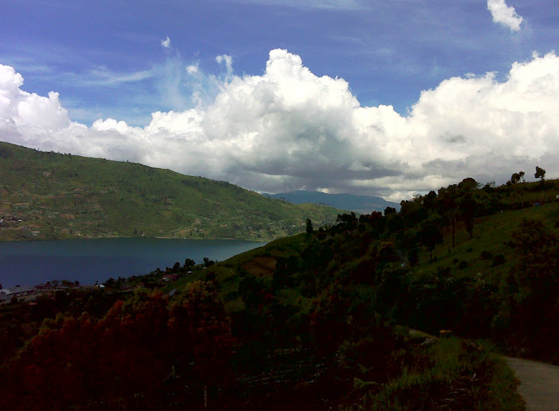 TAKJUB INDONESIA: DANAU DI ATAS, DANAU DI BAWAH DAN DANAU TALANG