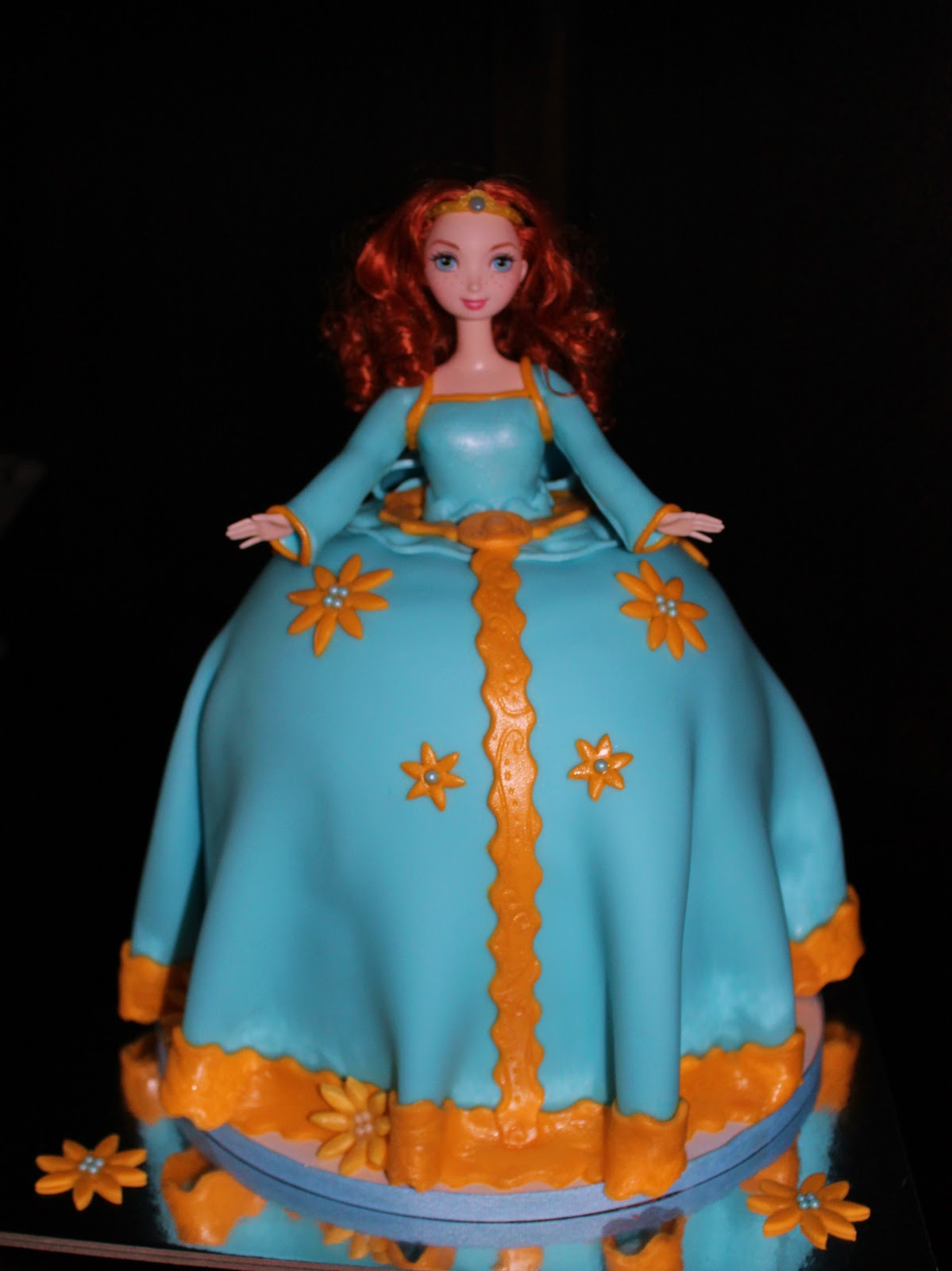 Creative Cakes by Lynn: Merida Doll Cake