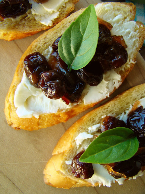 Michigan tart cherry chutney & goat cheese crostini