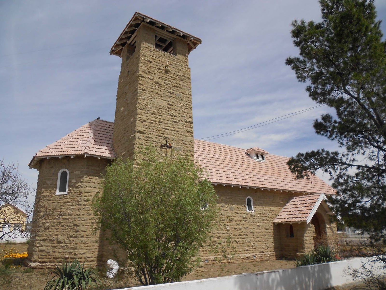 Carnarvon: A Trio of Churches