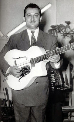 Μανώλης Χιώτης "Άρχοντας ρεμπέτης" | Μπουζούκι Και Μπουζουξήδες.