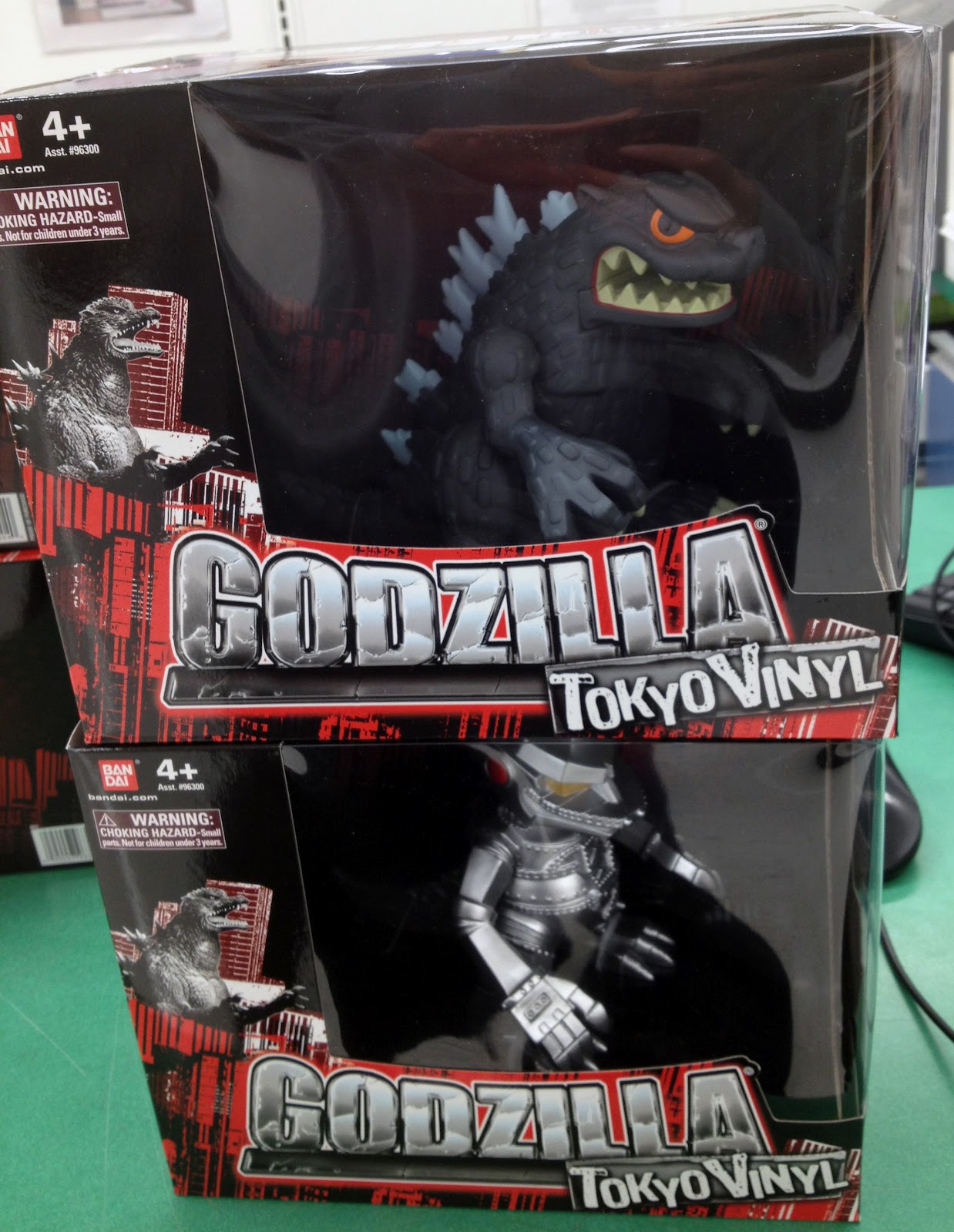 Collecting Toyz: Bandai Godzilla Tokyo Vinyl Toys at Toys R Us
