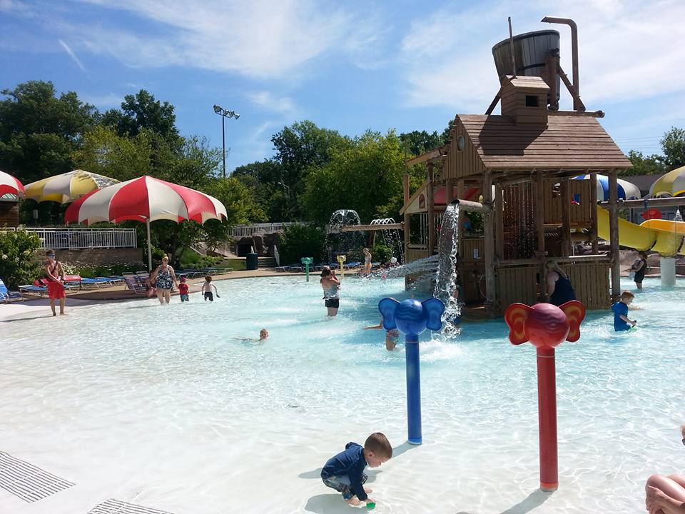 Play St. Louis: Kirkwood Aquatic Center, Kirkwood
