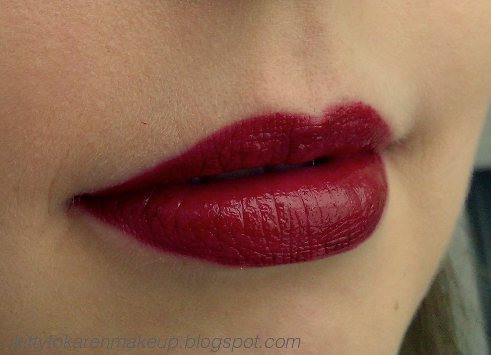 kittytokaren//makeup: EOTD/LOTD: Blue liner & a deep red lip