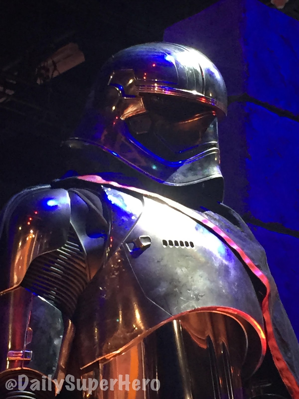 Mesmerized by Gwendoline Christie's Captain Phasma Armor in STAR WARS ...